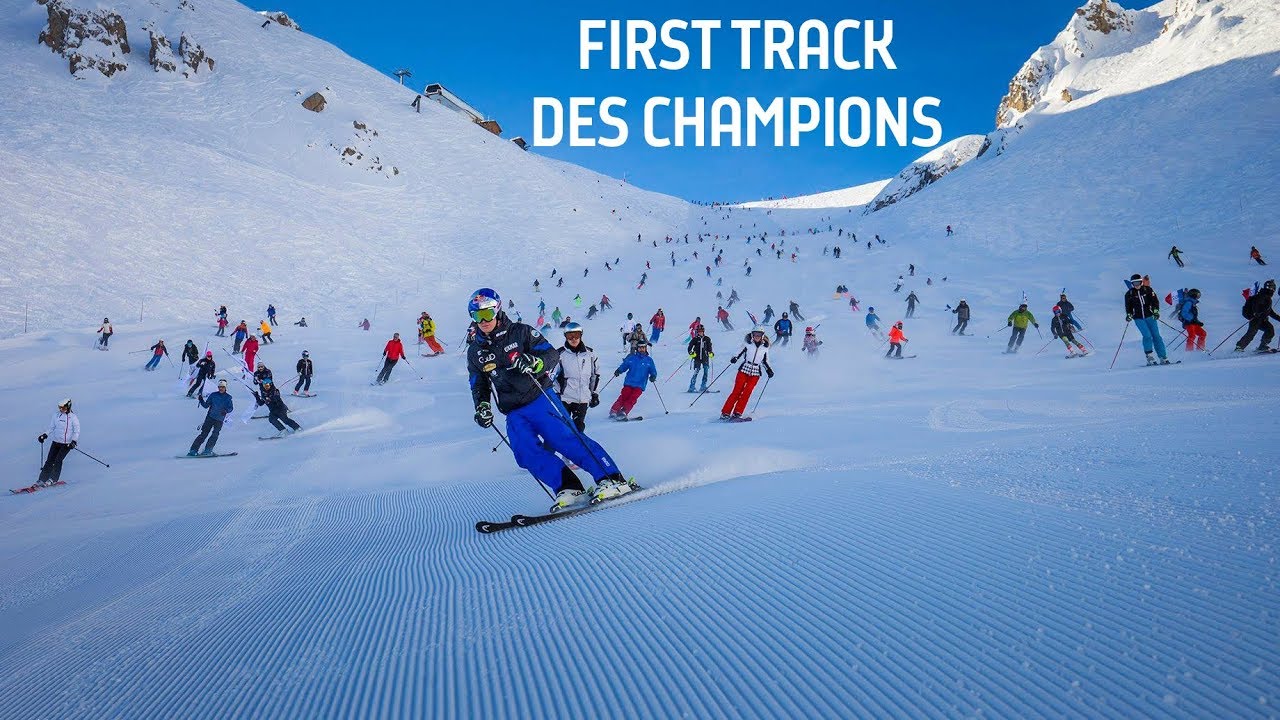 First track des Champions - YouTube