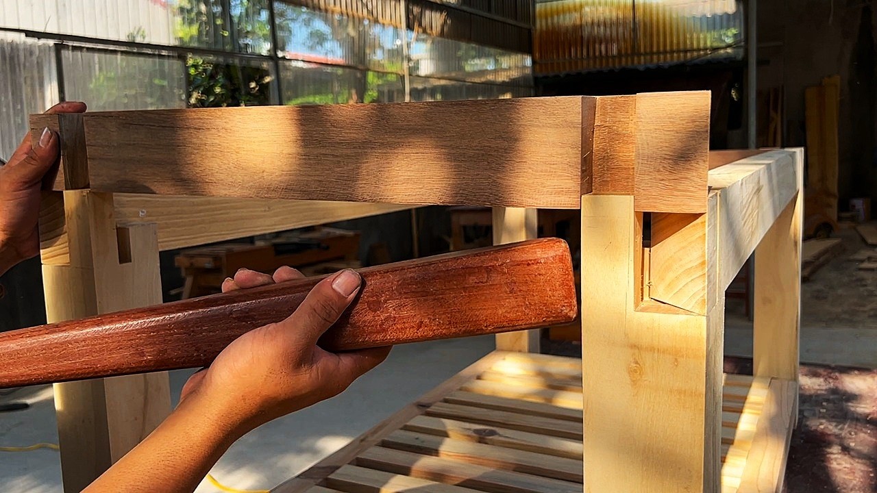 Talented Carpenter Builds Custom Desks and Dining Tables From Reclaimed ...