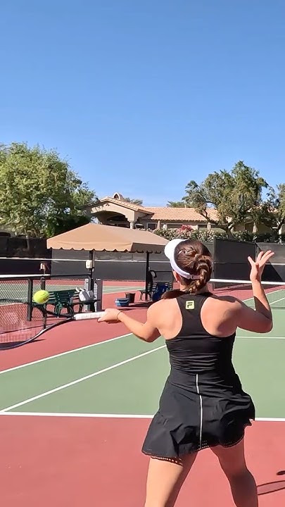 USTA 4.5 vs WTA #45 #tennis #shorts - YouTube