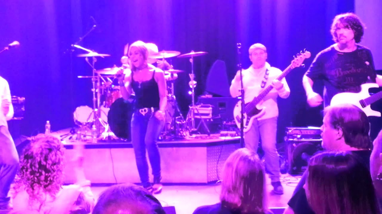 FORTUNE -BARRACUDA FEATURING LISA GUYER @WALLY'S - YouTube