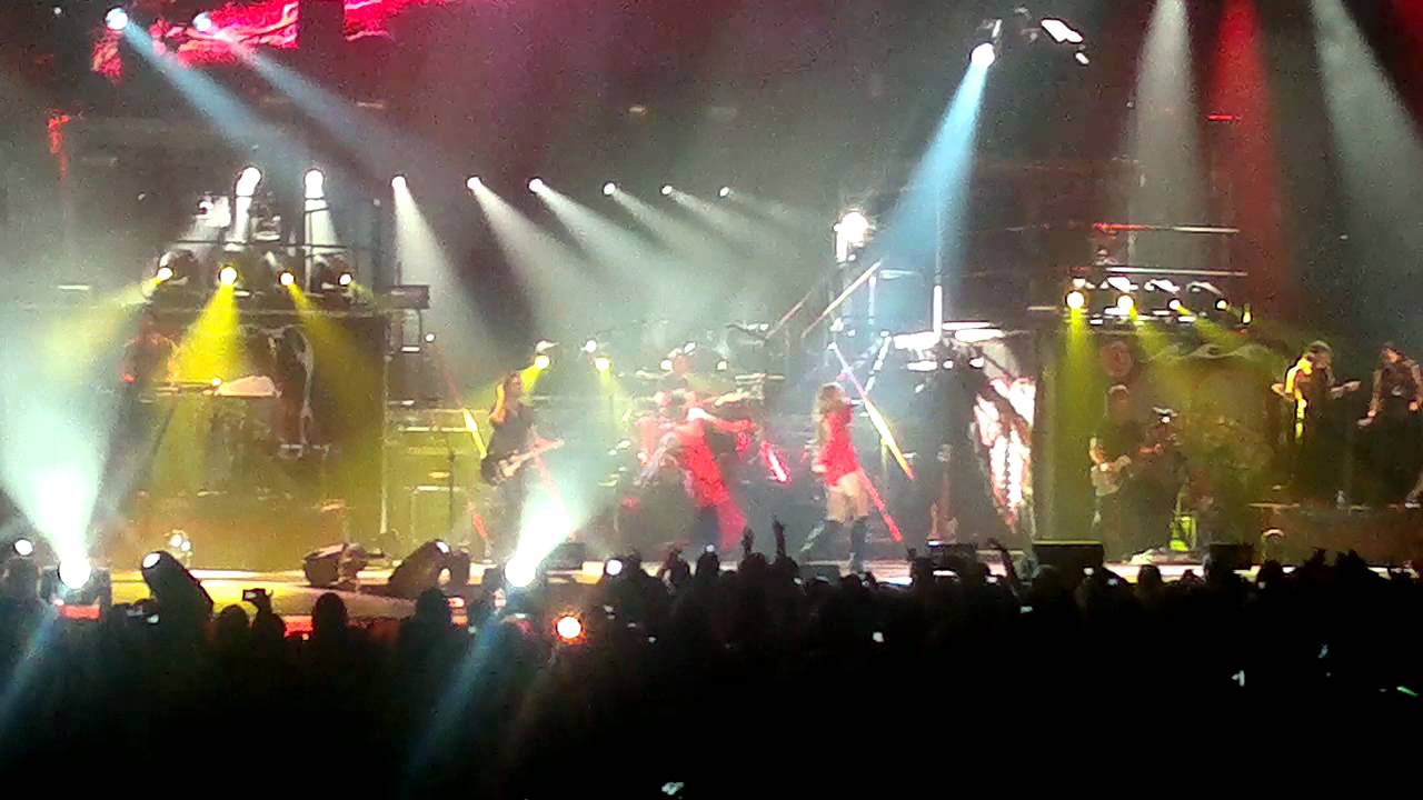 See you again- Miley Cyrus gypsy heart tour sydney 26th june 2011 - YouTube