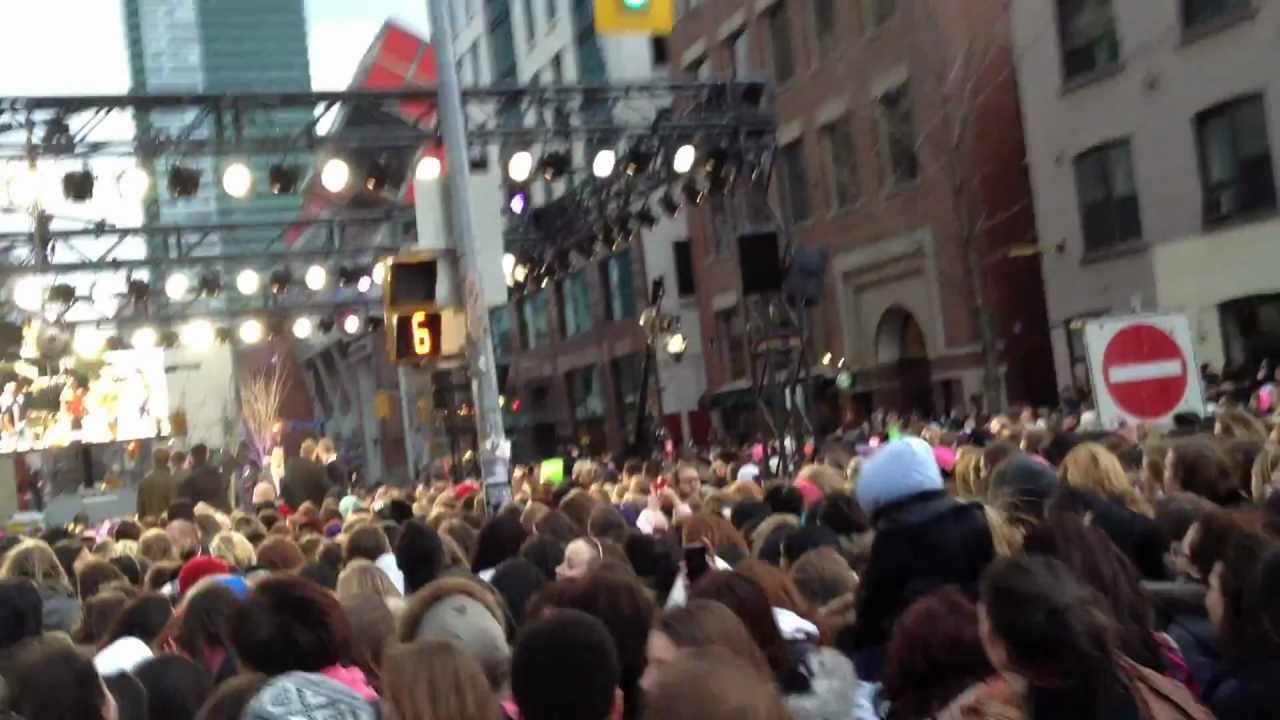 Walking near One Direction crowd at Much Music HQ in Toronto - YouTube