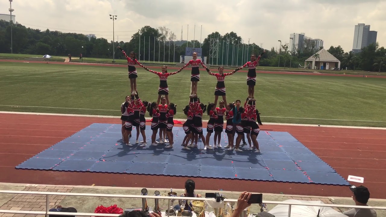 Sri KL Red House Cheer 2018 ️ - YouTube
