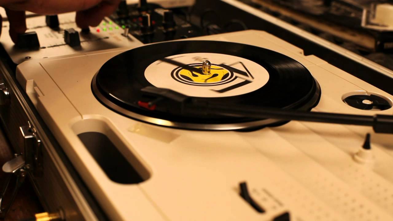 45 King Making The Beat Little Turntables (music Bed) 2014 - YouTube