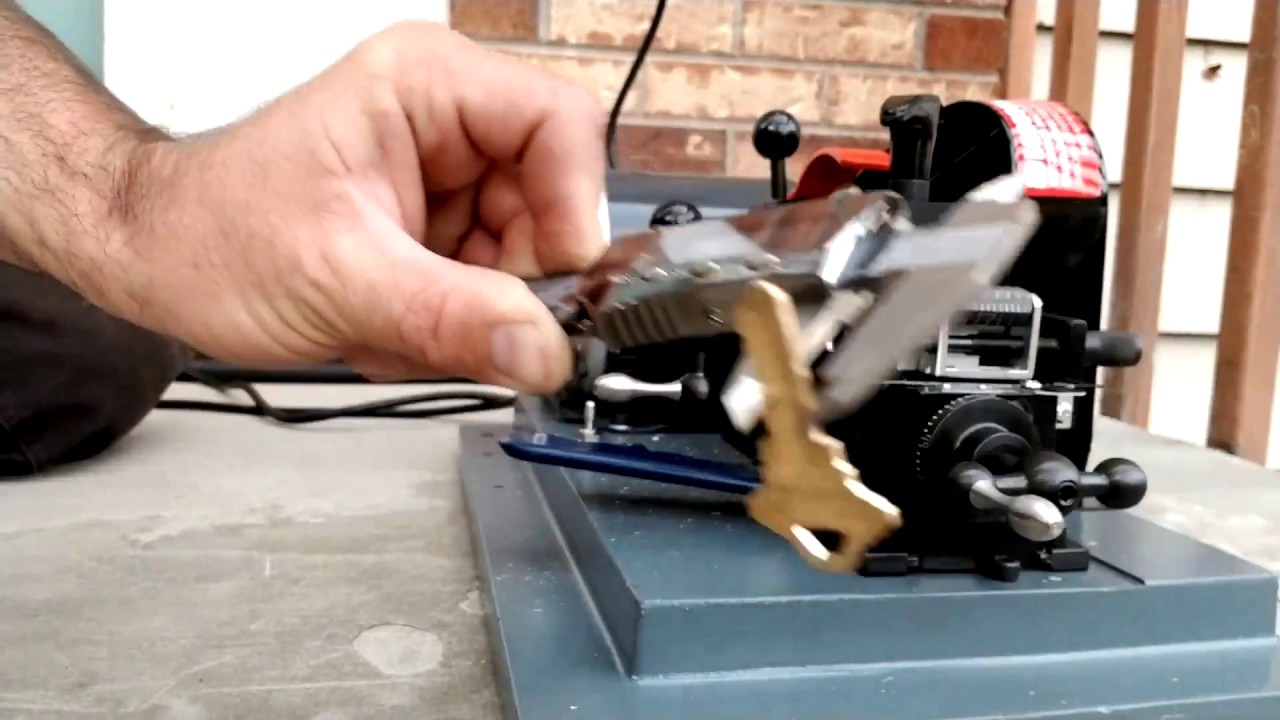 Framon #2 key machine drop test. You can drop the machine and still cut ...