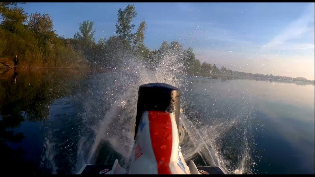 Kyosho Wave Master - vintage F1 RC boat - Onboard - YouTube