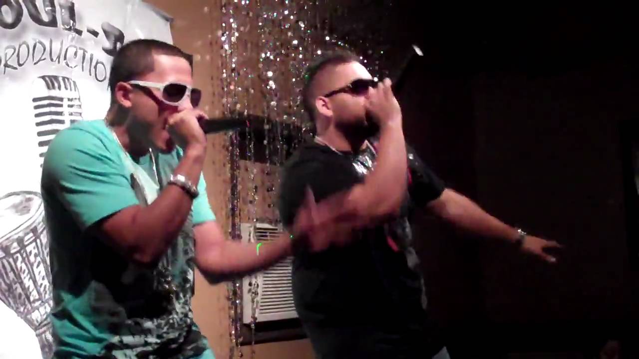 EDDY Y HENRY PERFORMANCE @ REMEDIES - YouTube