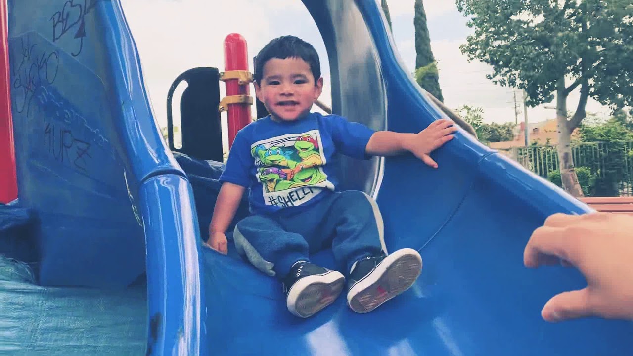 Axel play time - YouTube