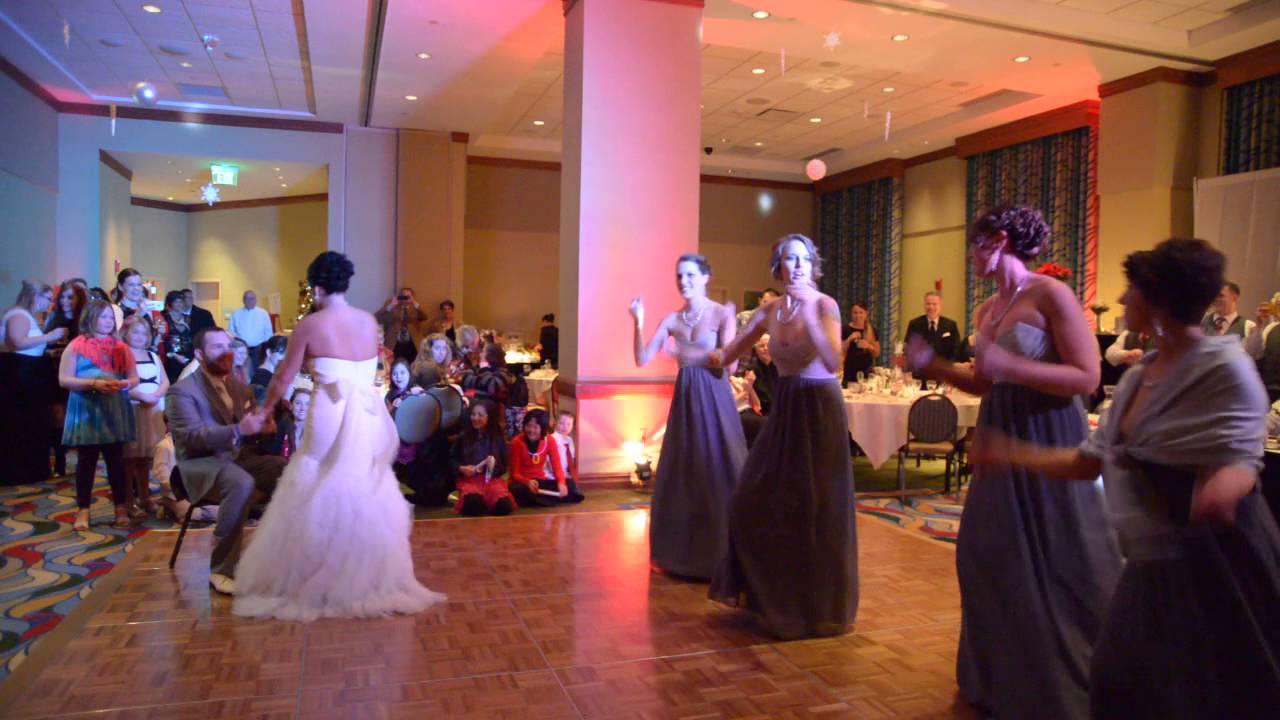 Bride Sings Beyoncé - Love On Top at Wedding Reception to Husband ...