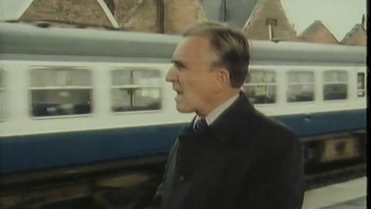 That Abrasive Yorkshireman Sid Weighell 1980s - YouTube