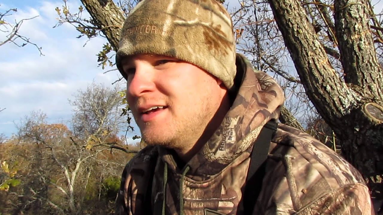 WHITETAIL BOW HUNT - YouTube