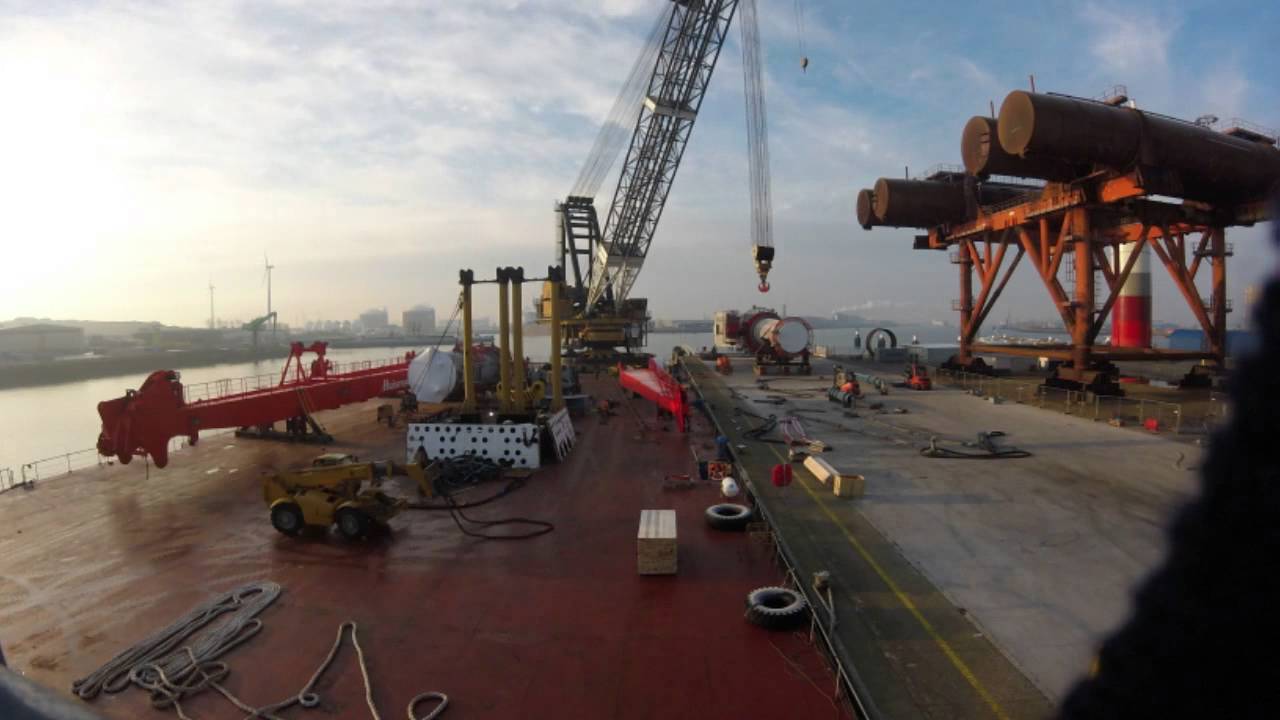 Conquest - Crane load out Flushing - YouTube