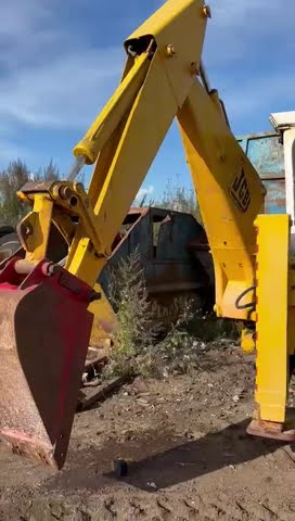 JCB 3C II Backhoe, Entered into Auction - YouTube