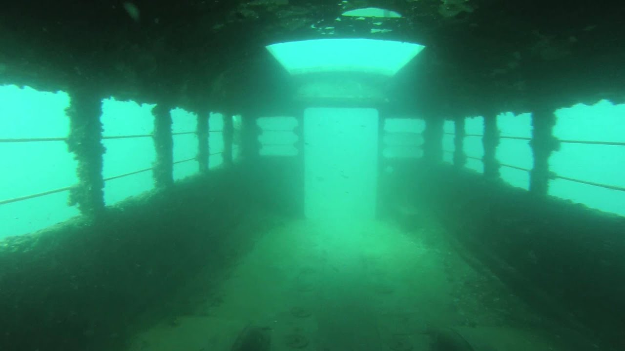 School bus dive Dutch Springs - YouTube