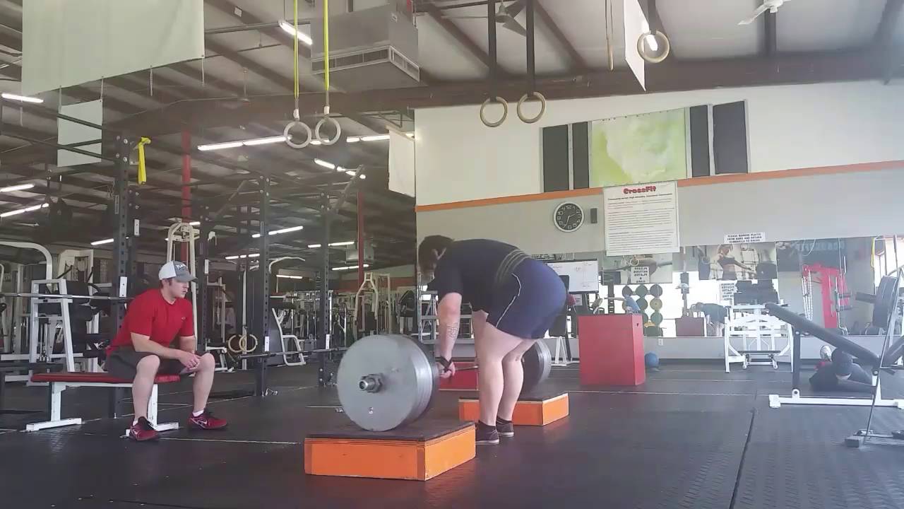 770 Block Pulls, Benching to 405, 450x5 Squats - YouTube