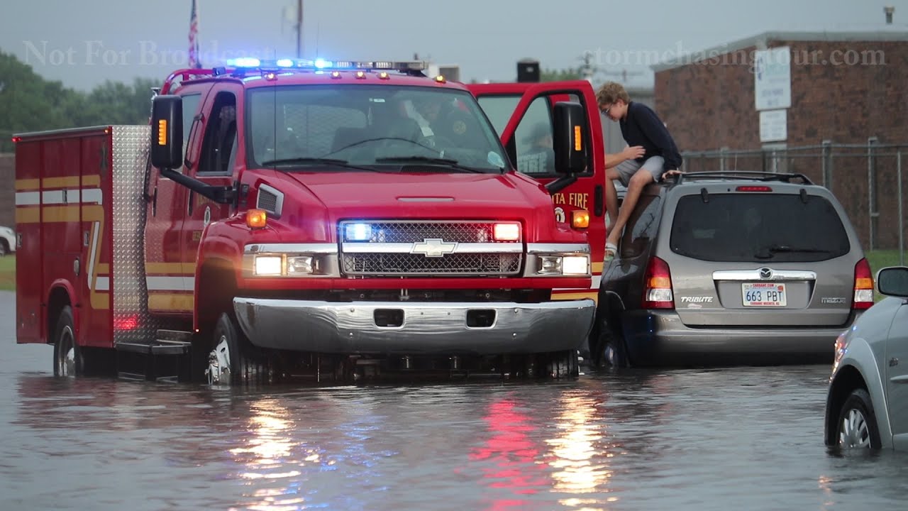 Flooding in Wichita, Kansas - Vehicles Stalled - July 26th, 2021 - YouTube