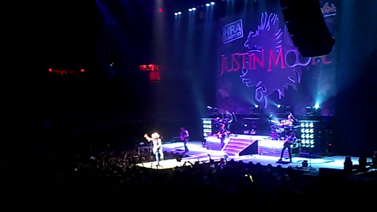 Justin Moore backwoods - YouTube