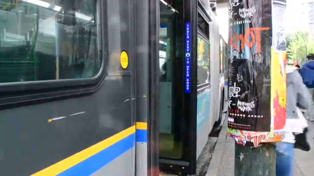Vancouver Translink CMBC 2009 New Flyer E60LFR 2565 On The 3 @ Main ...