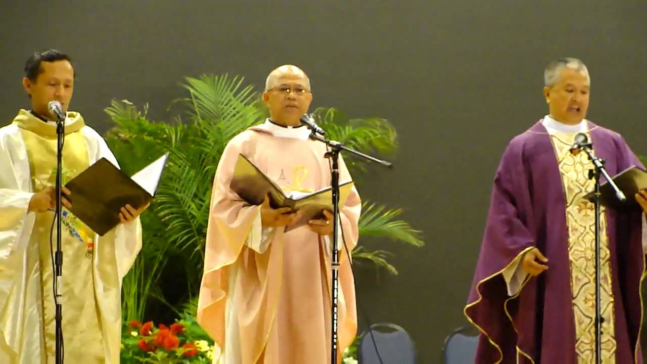 Catholic Filipino Priest in Concert 5 - YouTube