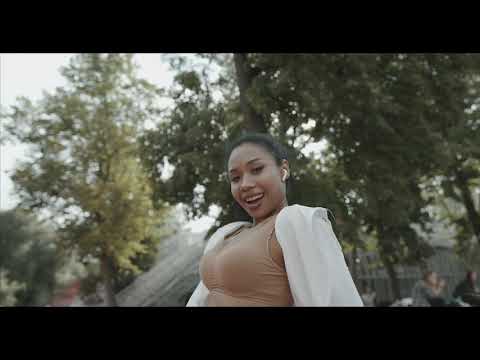 Hot dance moves by a girl