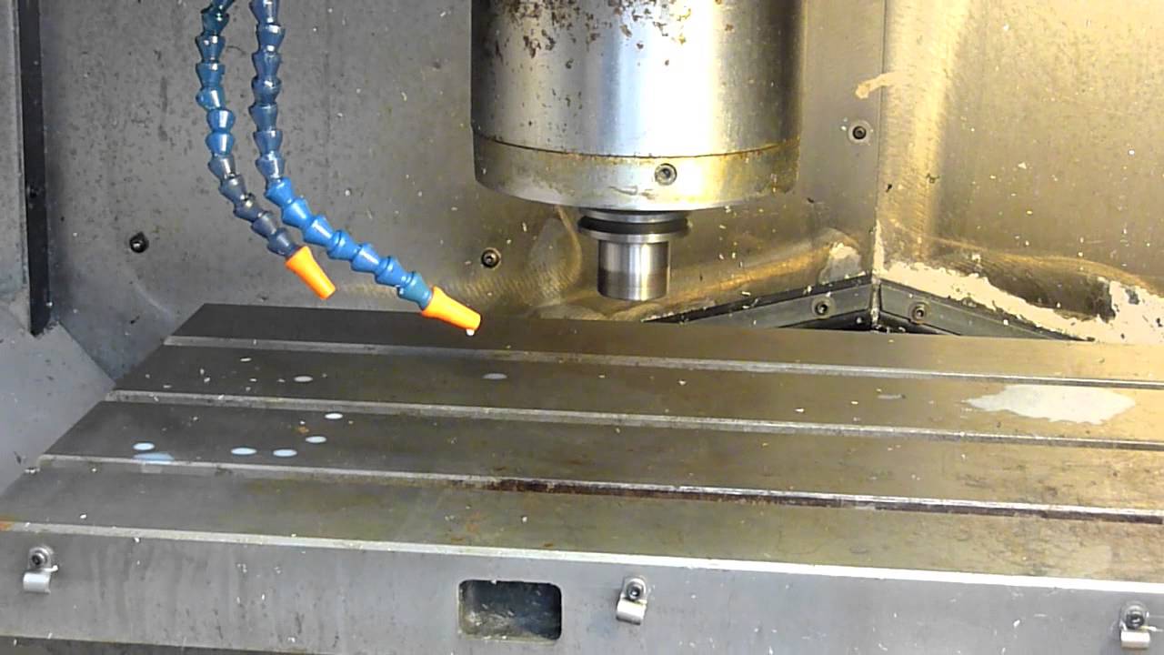 Hitachi Seiki VS40 VMC - YouTube