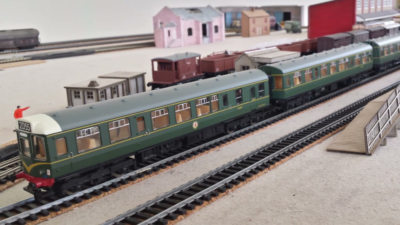 Hornby R2297D DCC Fitted BR 3 Car Class 110 DMU BR Green Code 3 H332272 ...