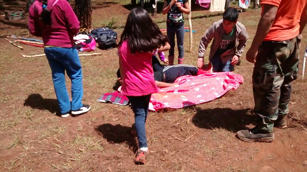 primeros auxilios técnicas de rescate y arrastre baaxal tunich - YouTube