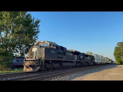 NS 1073 (Penn Central) leads NS 21Z through Chesterton! - YouTube