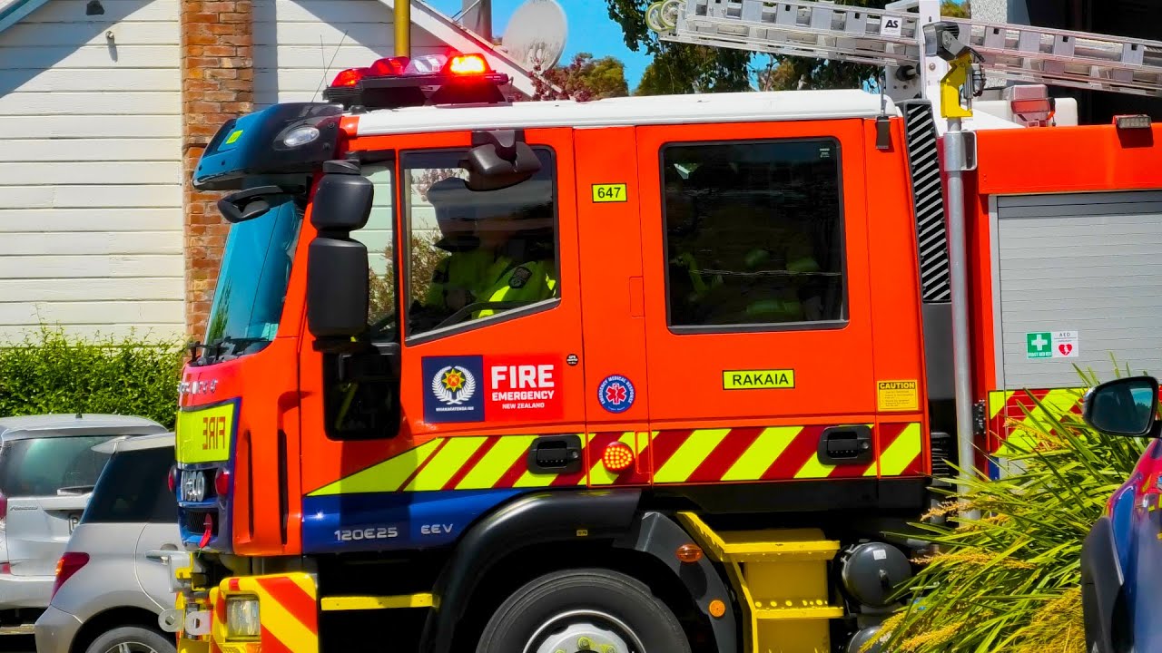 Rakaia 647 & 6433 Responding (Motor Vehicle Crash) - YouTube