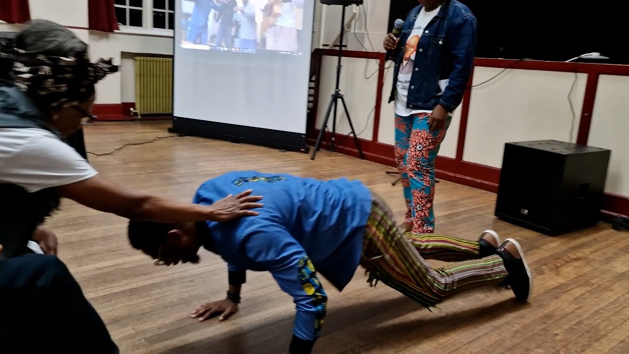 EmmaOMG performs at a Service of Songs in Leytonstone London - YouTube