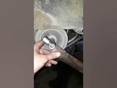 Как откруть болт шкива коленвала двигатель 3s-fe - YouTube