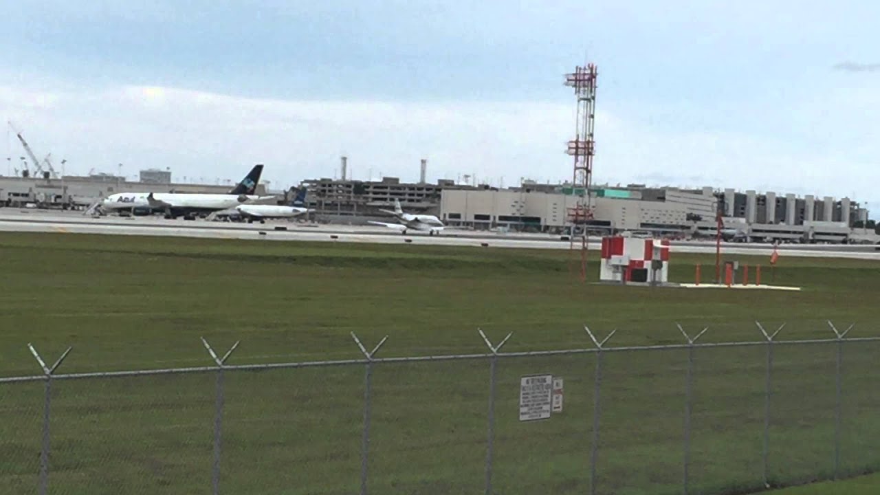 Ft lauderdale south runway landing - YouTube