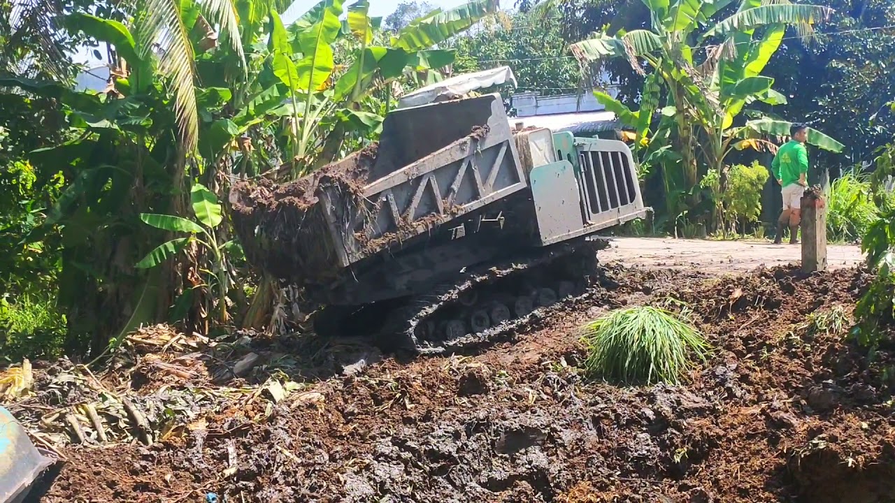 🎸 xe xúc đất kube | 65 - xe chở đất xuống chẹt rời bến - YouTube