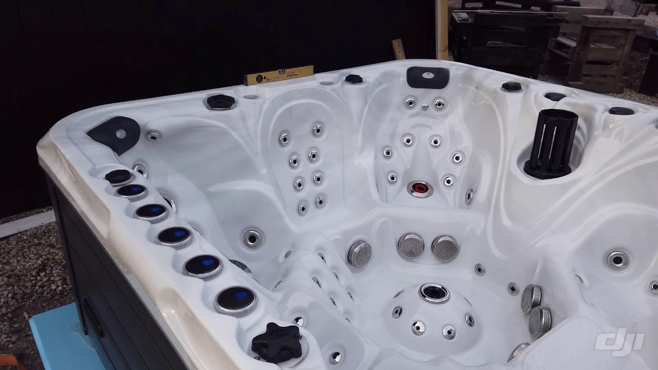 Excite massasjebad Sunbelt Spa - YouTube