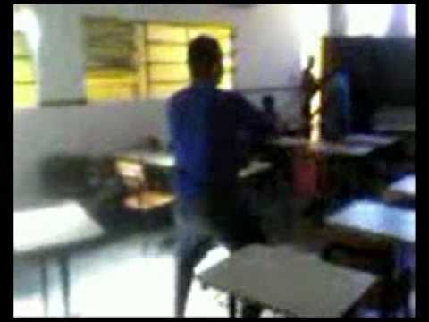 Gordinho rebolando na escola Ramiro B. (rondonópolis)