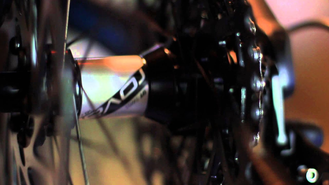 ROVAL Traverse rear hub - YouTube