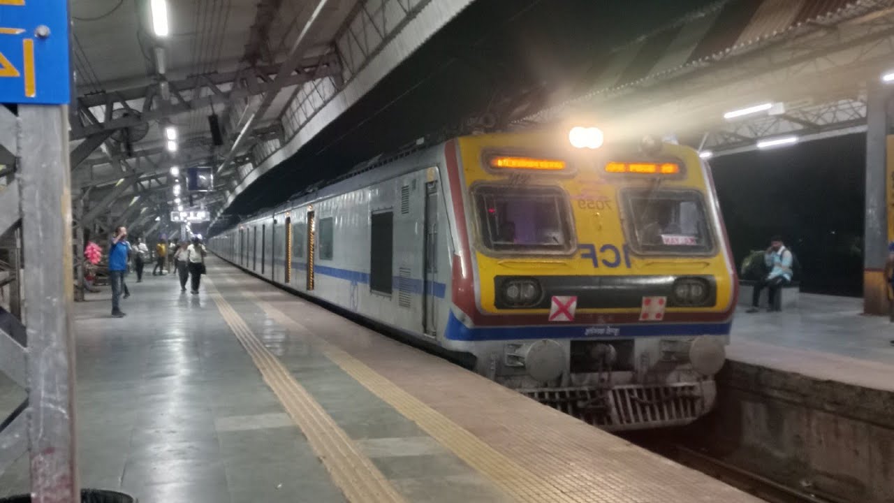 Mumbai AC electric fast local train AC EMU ELECTRIC MULTIPLE UNIT train ...