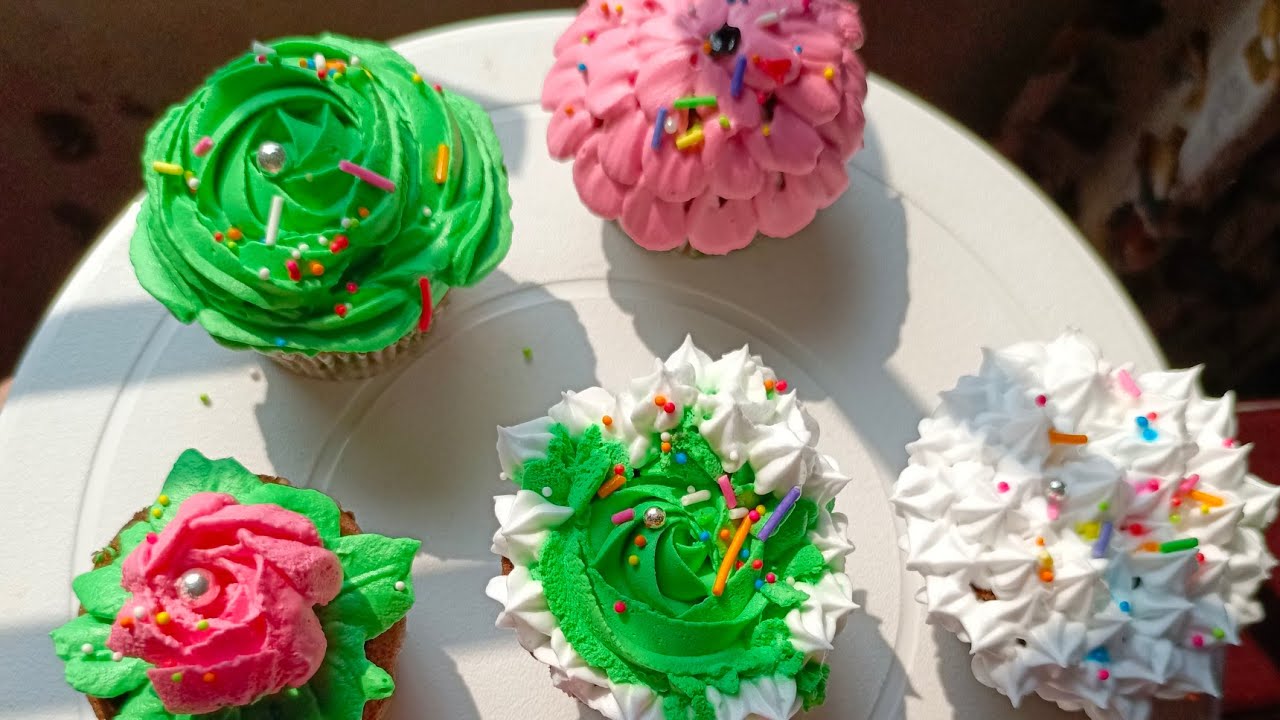 The Most Amazing Cupcake Decorating Compilation flowers Whipcream ...