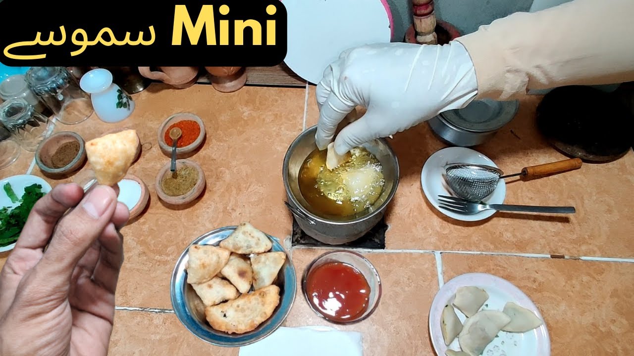 Mini Samosay | Very Delicious iftar Recipe in Mini Kitchen | چکن قیمے ...