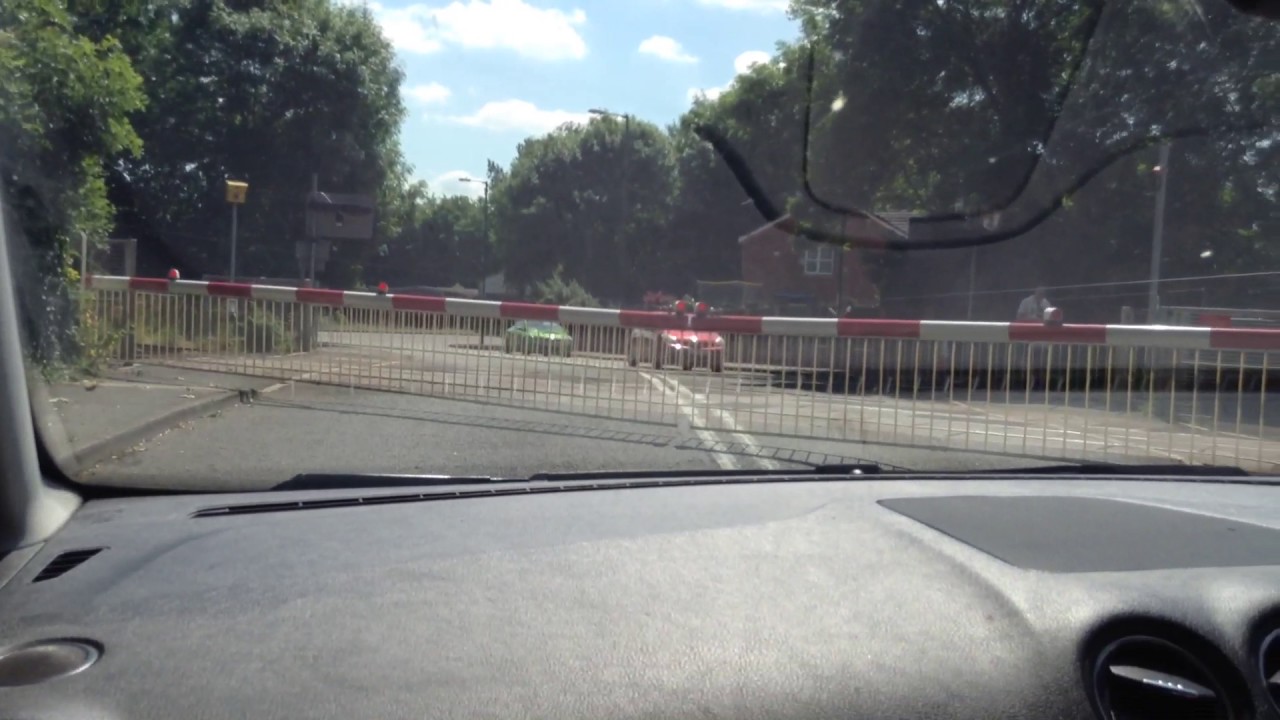 *Vehicle Shot* Colwick Level Crossing (Nottingham) 17/06/2017 - YouTube