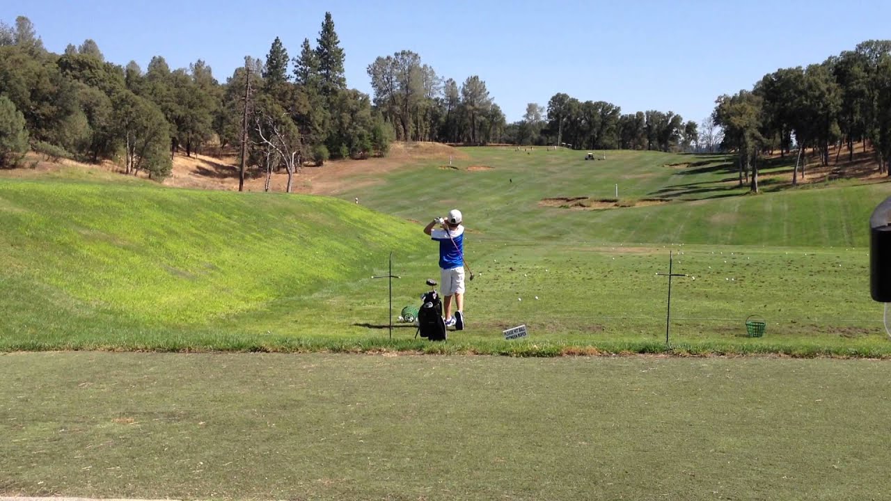 DRIVING RANGE NIKE GOLF CAMP - YouTube