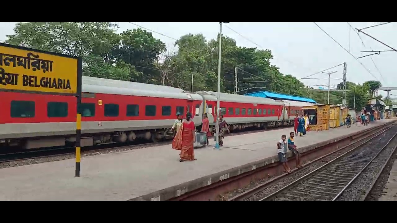 Down LalQila Express with LHB coaches skips Belgharia station through ...