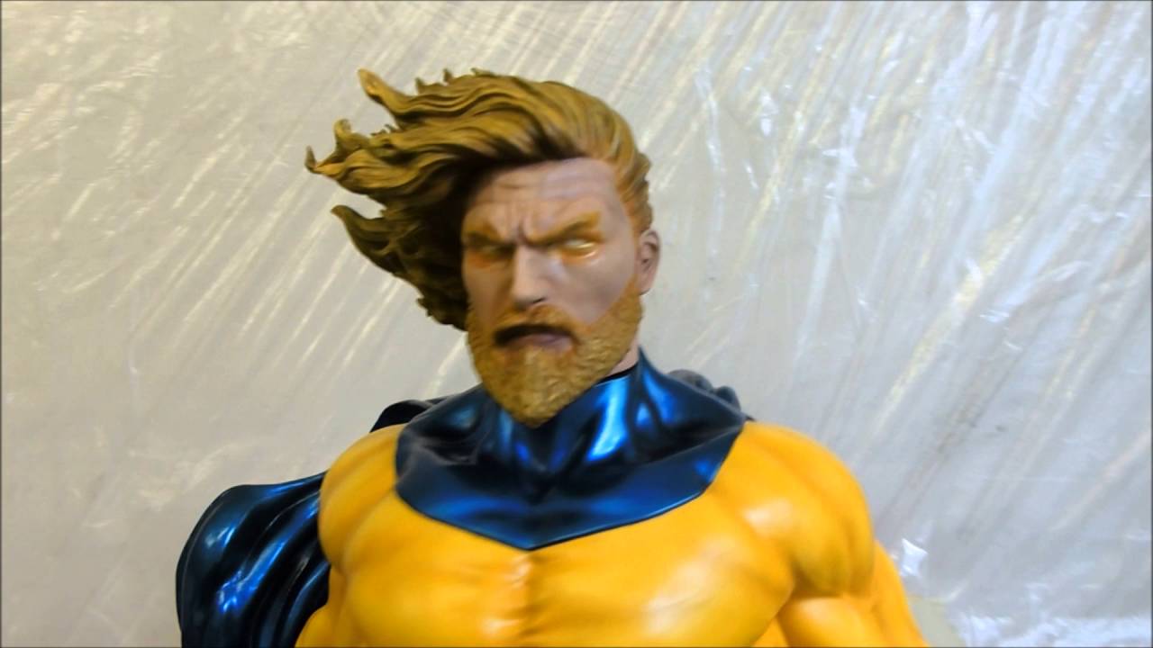 The Sentry 1/4 scale Statue - YouTube