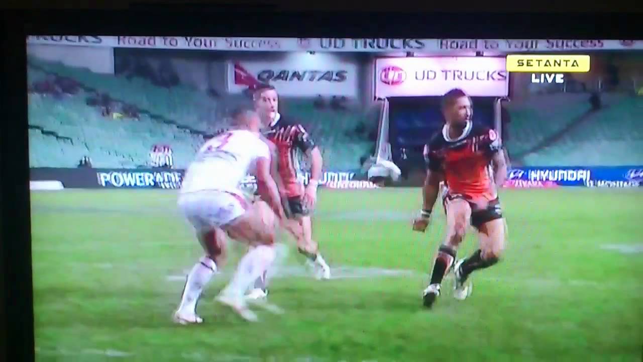 Benji Marshall magic flick try - YouTube