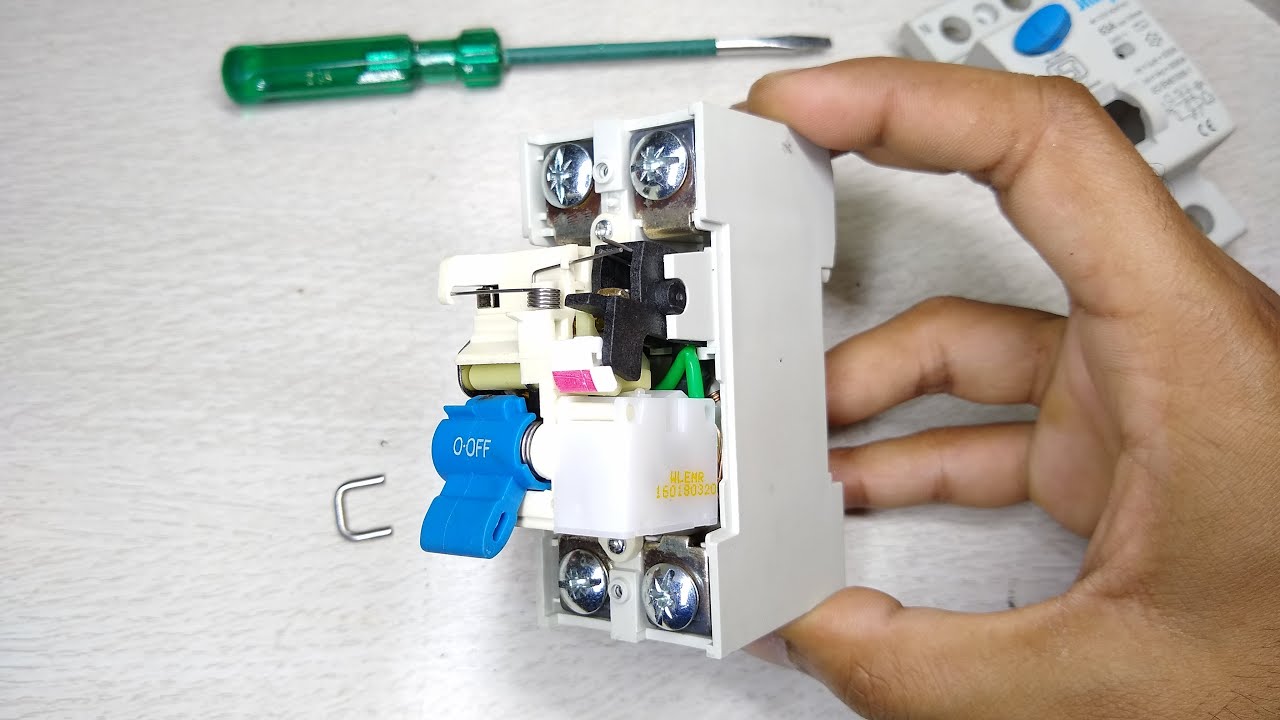 RccB What's inside | Reassemble | - YouTube