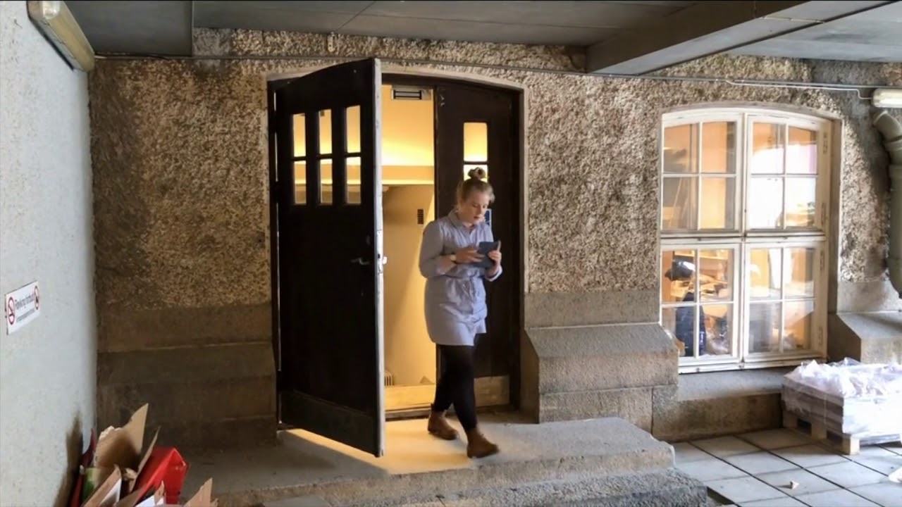 SafeEscape: Fire evacuation using Augmented Reality - YouTube