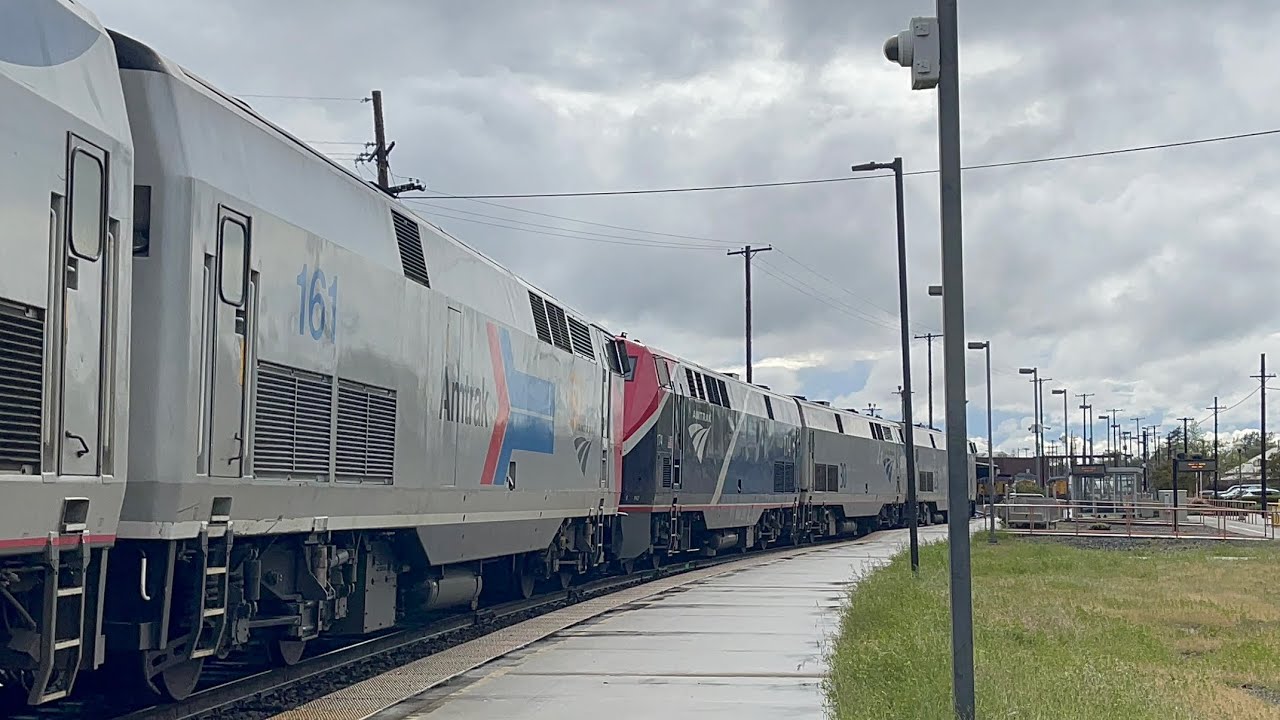 Railfanning at Roseville (ft. Amtrak 5 & UP Powermove & Foamers) Sac G ...