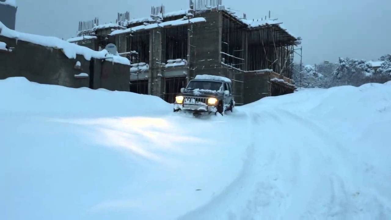 Jeep Cherokee XJ - Deep Snow - YouTube