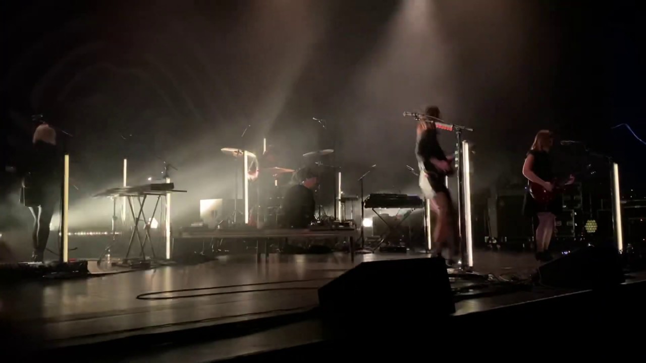Sleater‐Kinney - Get Up at Kings Theatre, Brooklyn 10/31/2019 - YouTube