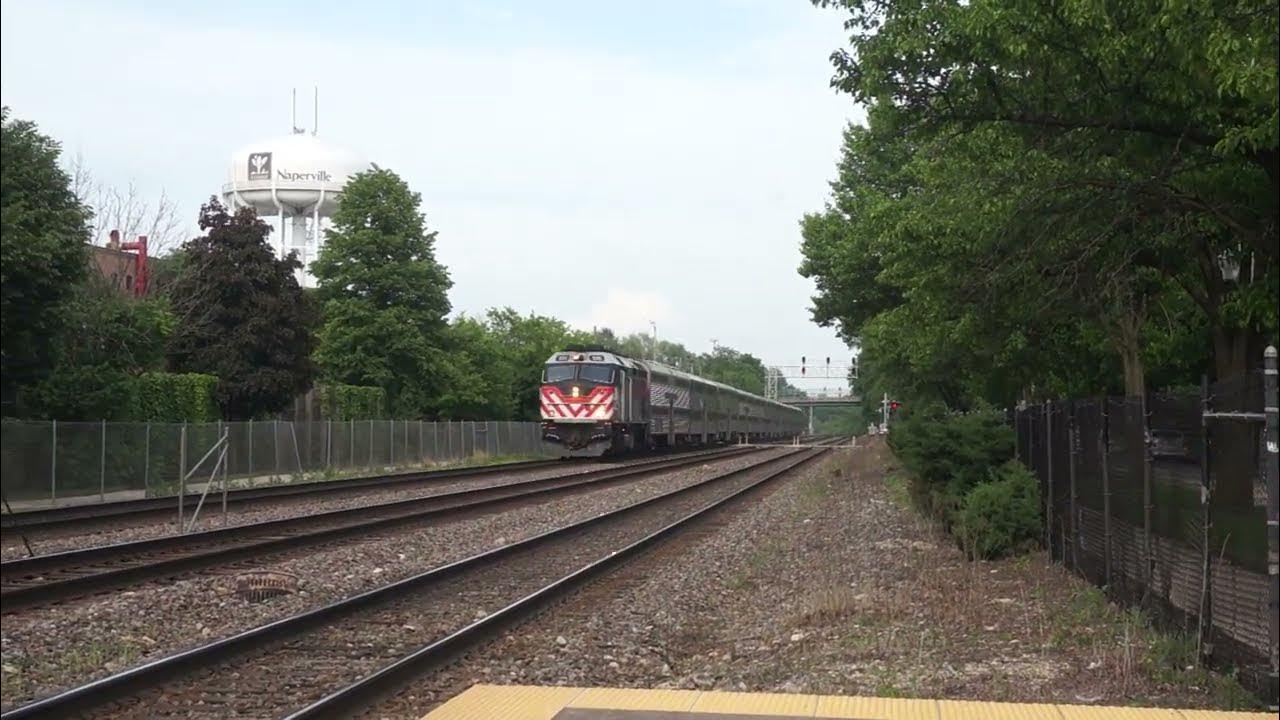 Metra: Aurora bound F40PHM-3 186+Gallery Car BNSF Line Train entering Naperville - YouTube